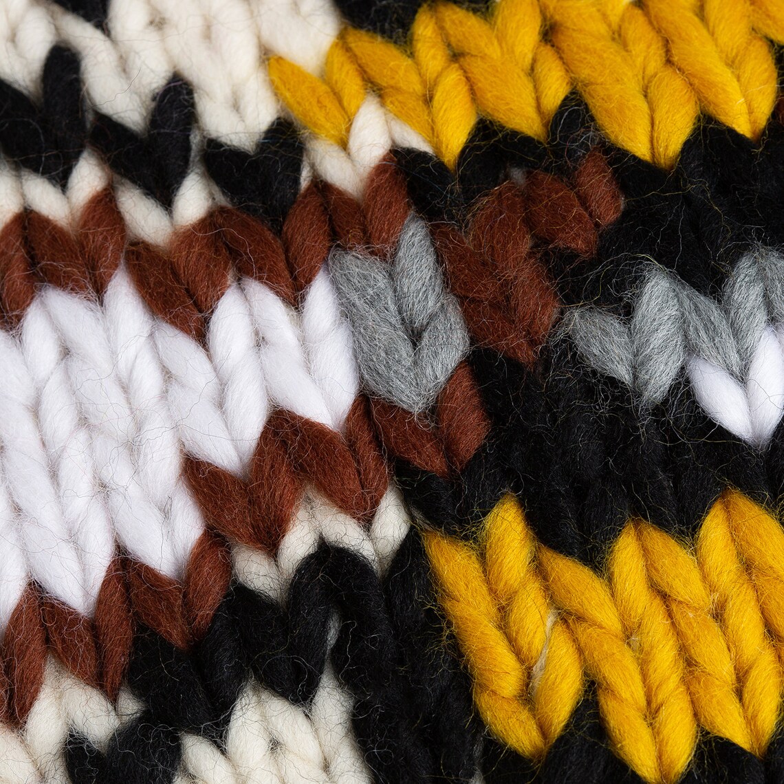Bee Cushion Cover Easy Knitting Kit | Bumble Bee Homeware Gift | DIY ...