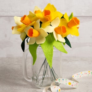 DIY Felt Daffodils. Spring Flowers Gift. Bunch of Flowers Felt Kit ...