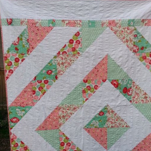 Three Fold Quilt Pattern Throw Size Quilt - Etsy