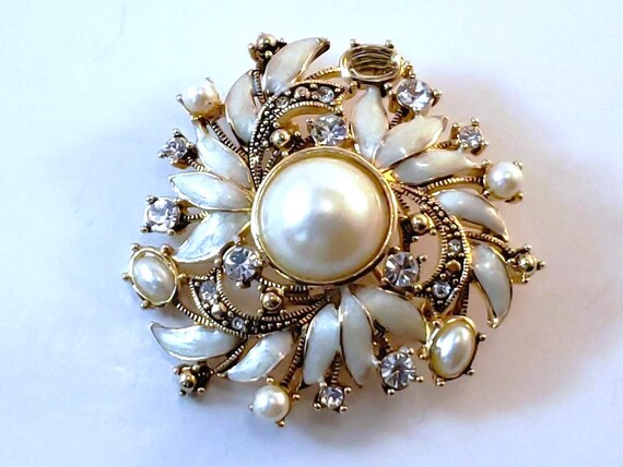 Vintage 40s Monet Wedding Brooch Pin, Gold Faux Pearl… - Gem