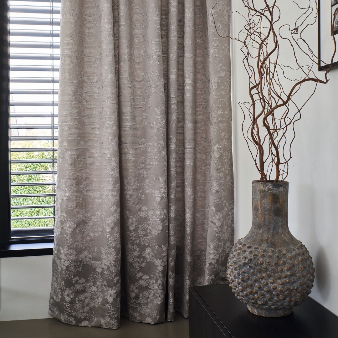 CHANTILLY* Blumen gewebter Jaquard grau Stoff Meterware Jab - Etsy.de