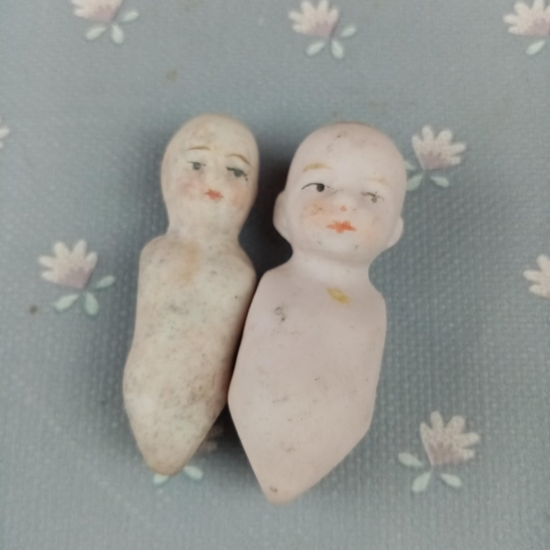 Excavated Doll Bodies, Antique Porcelain Dolls, 2x Dollhouse Dolls ...
