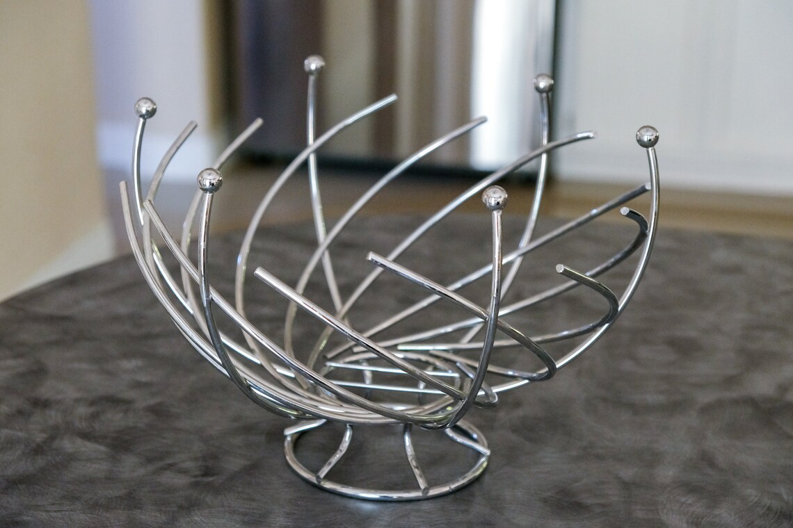 Large Wire Basket Cage Round Tray Metal Bread Fruit Vegetable Serving ...