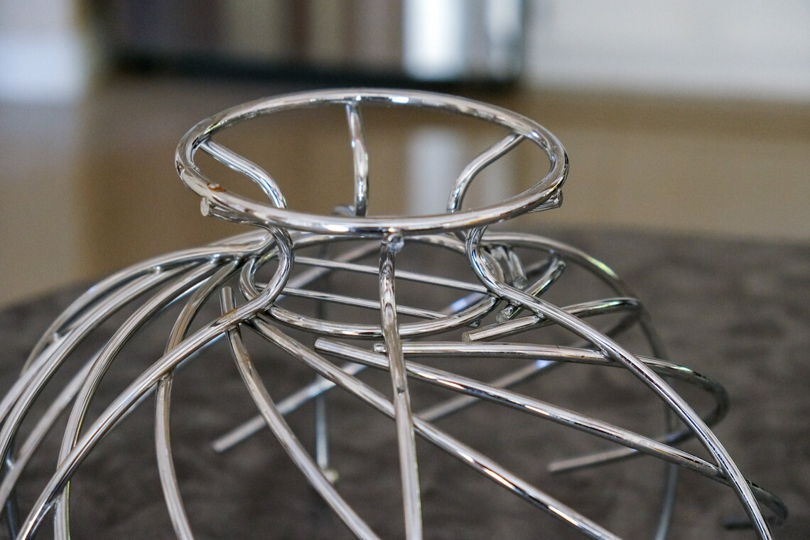 Large Wire Basket Cage Round Tray Metal Bread Fruit Vegetable Serving ...