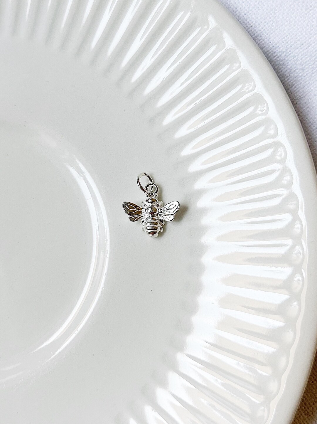 925 Sterling Silver Bee Charm - Dainty Bee Pendant - Etsy