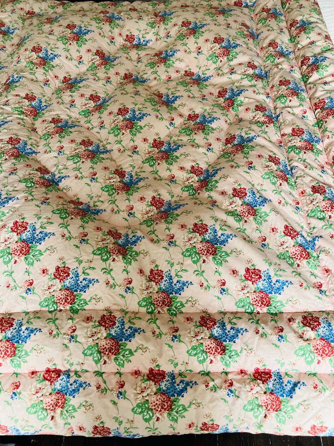 A Double Pale Pink Eiderdown, Vintage, Flowers, Floral, Red, Blue ...