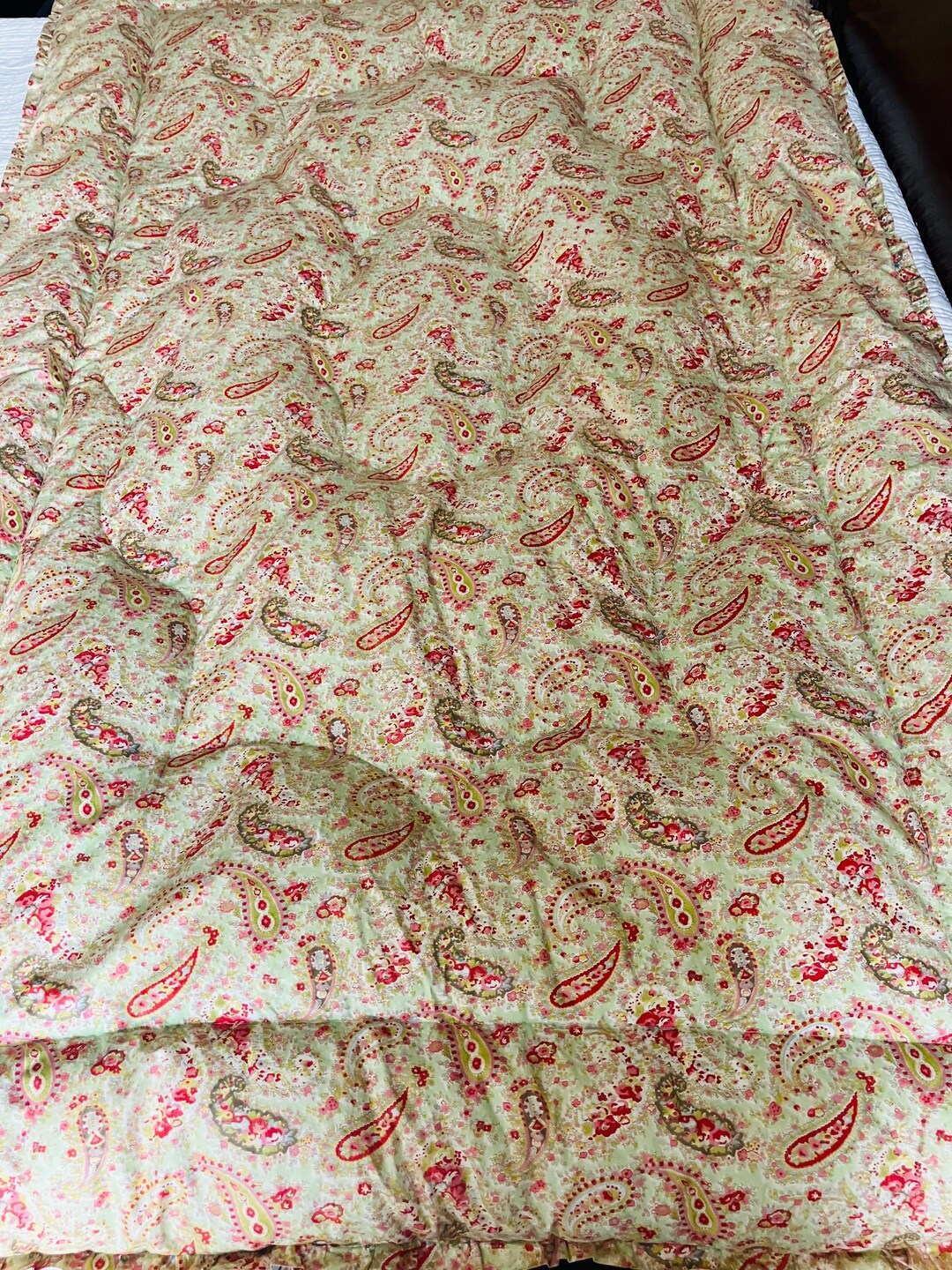 A Single Eiderdown, Vintage, Paisley, Floral, Flowers, Green, Pink ...
