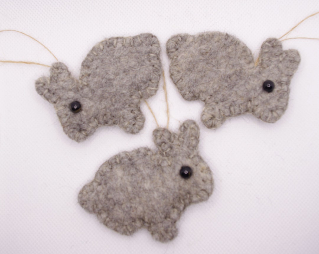 Primitive Easter Bunny Ornament, Farmhouse Easter Decor, Rustic Felt ...