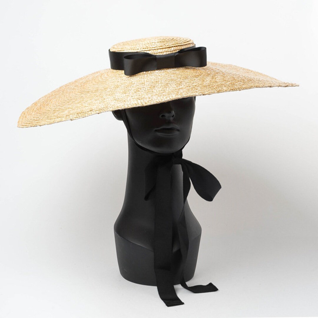 Retro Flat Top Hat With Bow Tie and Large Brim Straw Hat Fashion Show ...