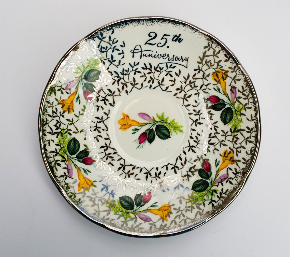 Vintage Elizabethan 25th Anniversary Fine Bone China Teacup and Saucer ...