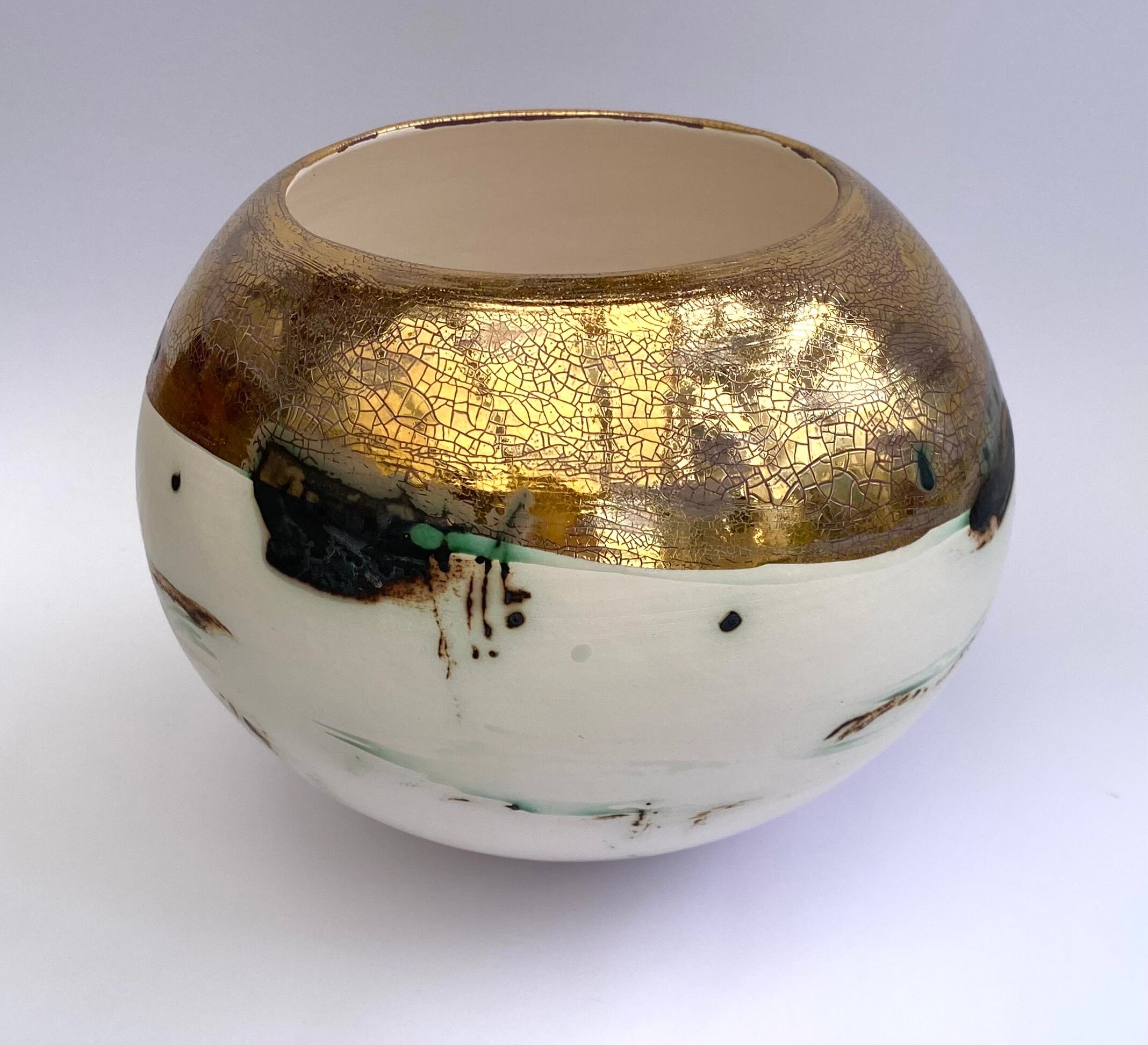 A White Ceramic Pot With Gold. Thoughtful Gift. - Etsy UK