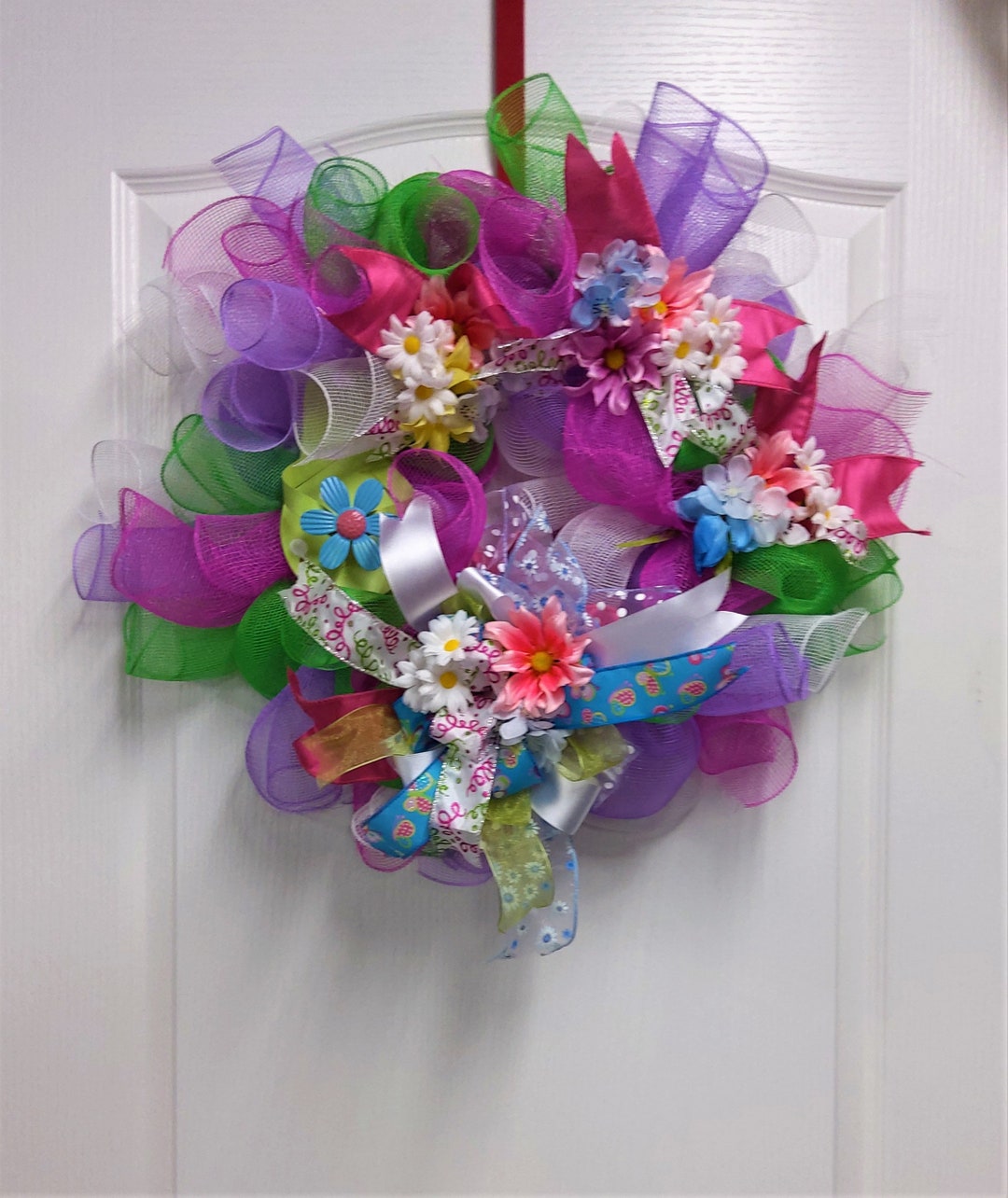 Perfect Summer Decor Featuring Mesh Ribbons, Flowers and Flip ...
