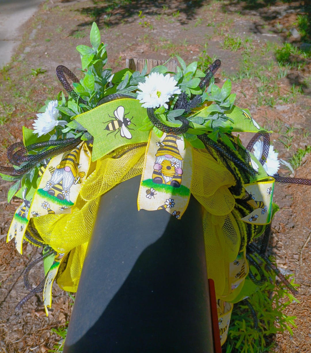 Gnomes, Bumble Bees, Gnome Yard Decor, Bumble Bee Wreath for Mailbox ...