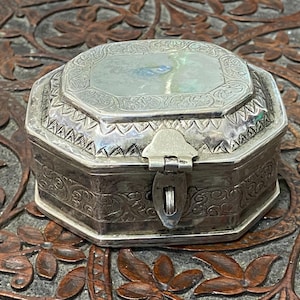 Antique Solid Silver Box With Hand Chased Scroll Detail , Hallmarks for ...