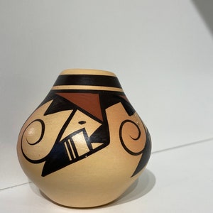 NATIVE AMERICAN HOZONI Pottery Signed Keda Dineh , Navajo , Clay ...