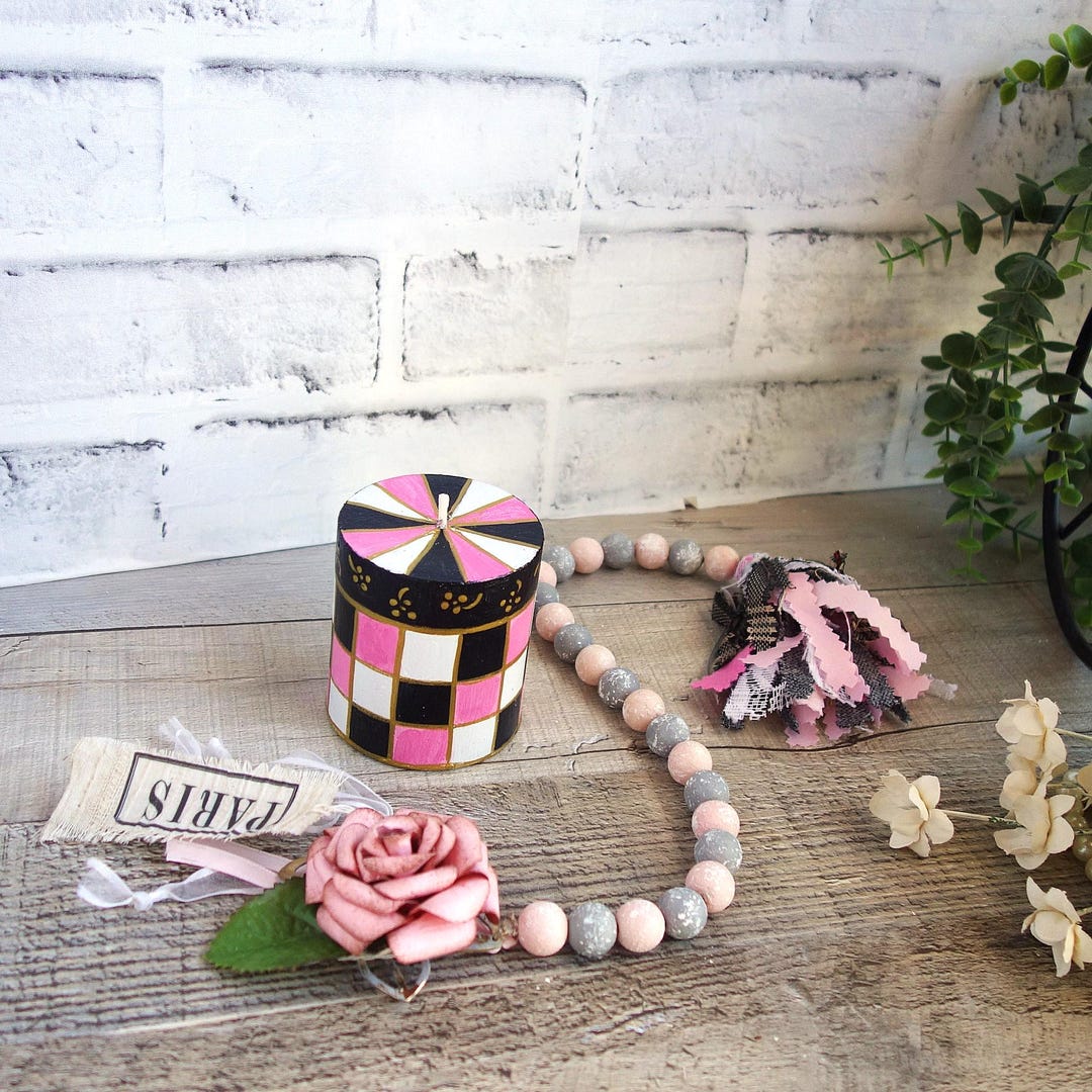 Checked Candle Black White Pink Checked Decor Checks With Pink Rose ...