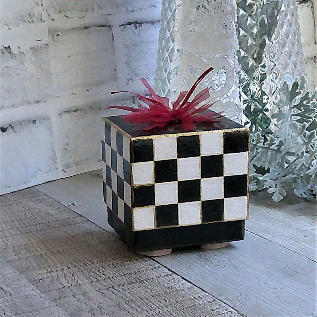 Black and White Checked Gift Box Checked Storage Box Whimsical Checks ...
