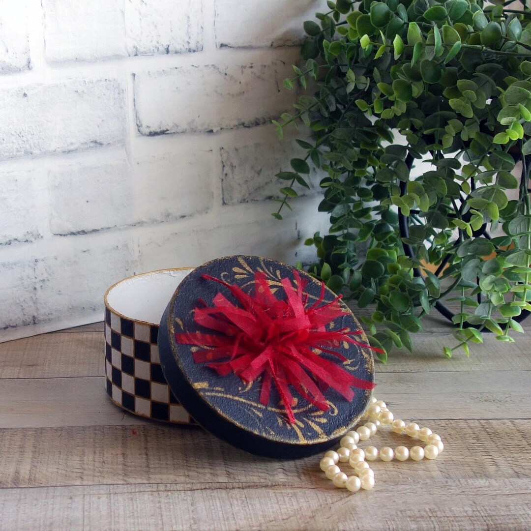 Checked Gift Box Decorative Checked Storage Box Black and White ...