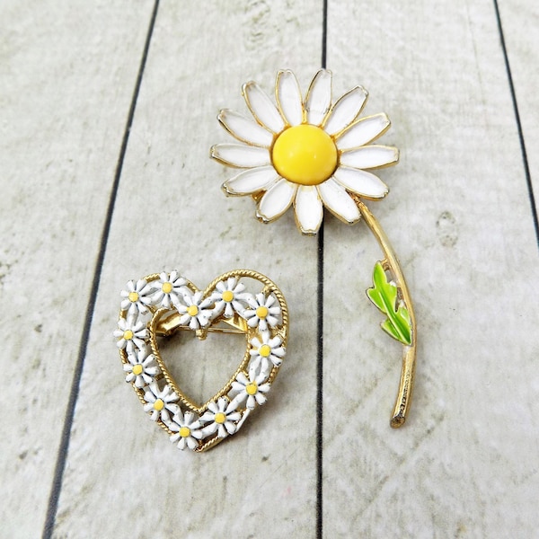 Daisy Brooch - Etsy