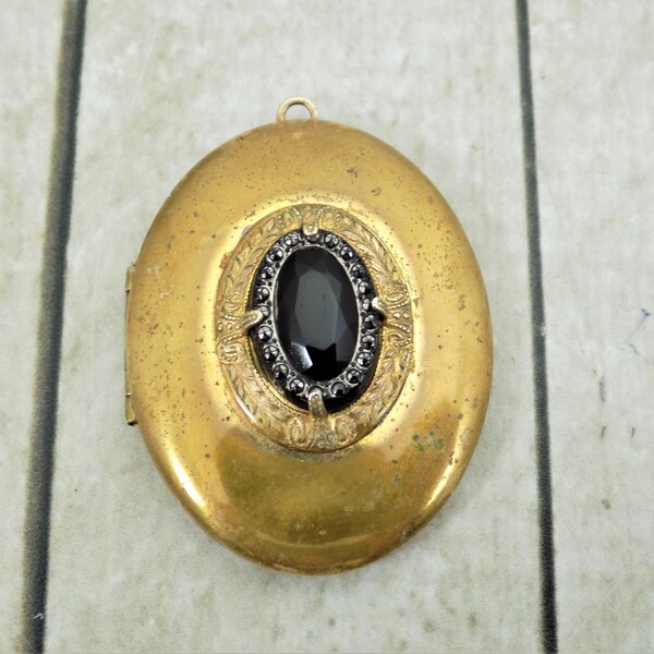 Antique Locket - Etsy