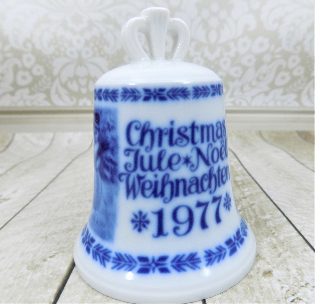 Christmas Jule Noel Weihnachten Bell, 1977 Berlin Porcelain, Berlin ...