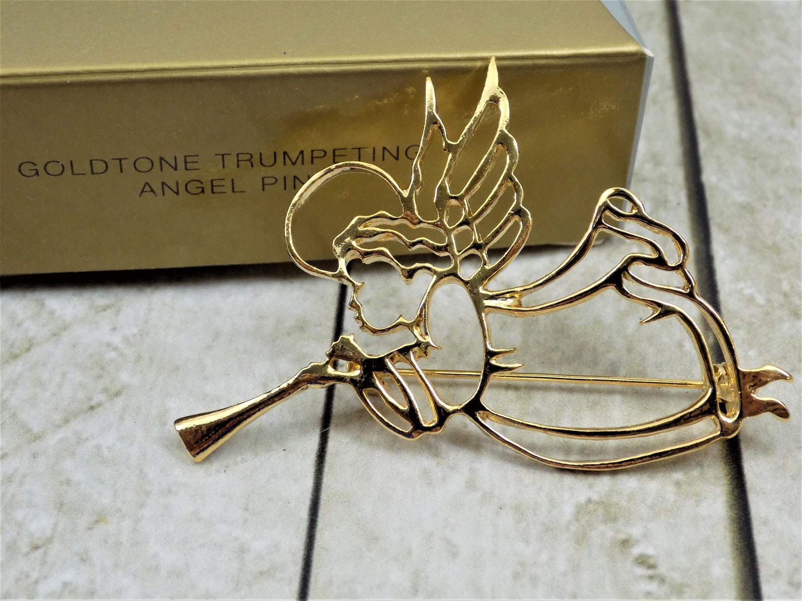 Avon Trumpeting Angel Pin Flying Angel Wings of Gold - Etsy