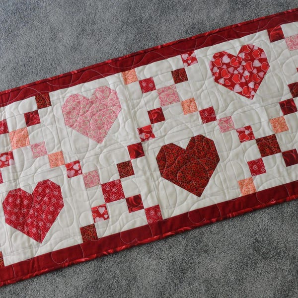 Heart Table Runner - Etsy