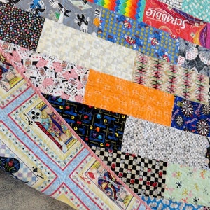 Games Lap Quilt, Family Room Quilt, Chess, Scrabble, Cards, Monopoly ...