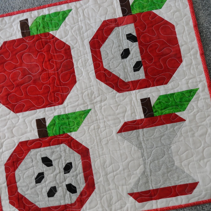 Apple Quilted Runner - Etsy
