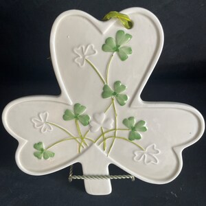 Shamrock Wall Decor,2d ,ceramic ,ivory, Green Raised Clover Pattern - Etsy