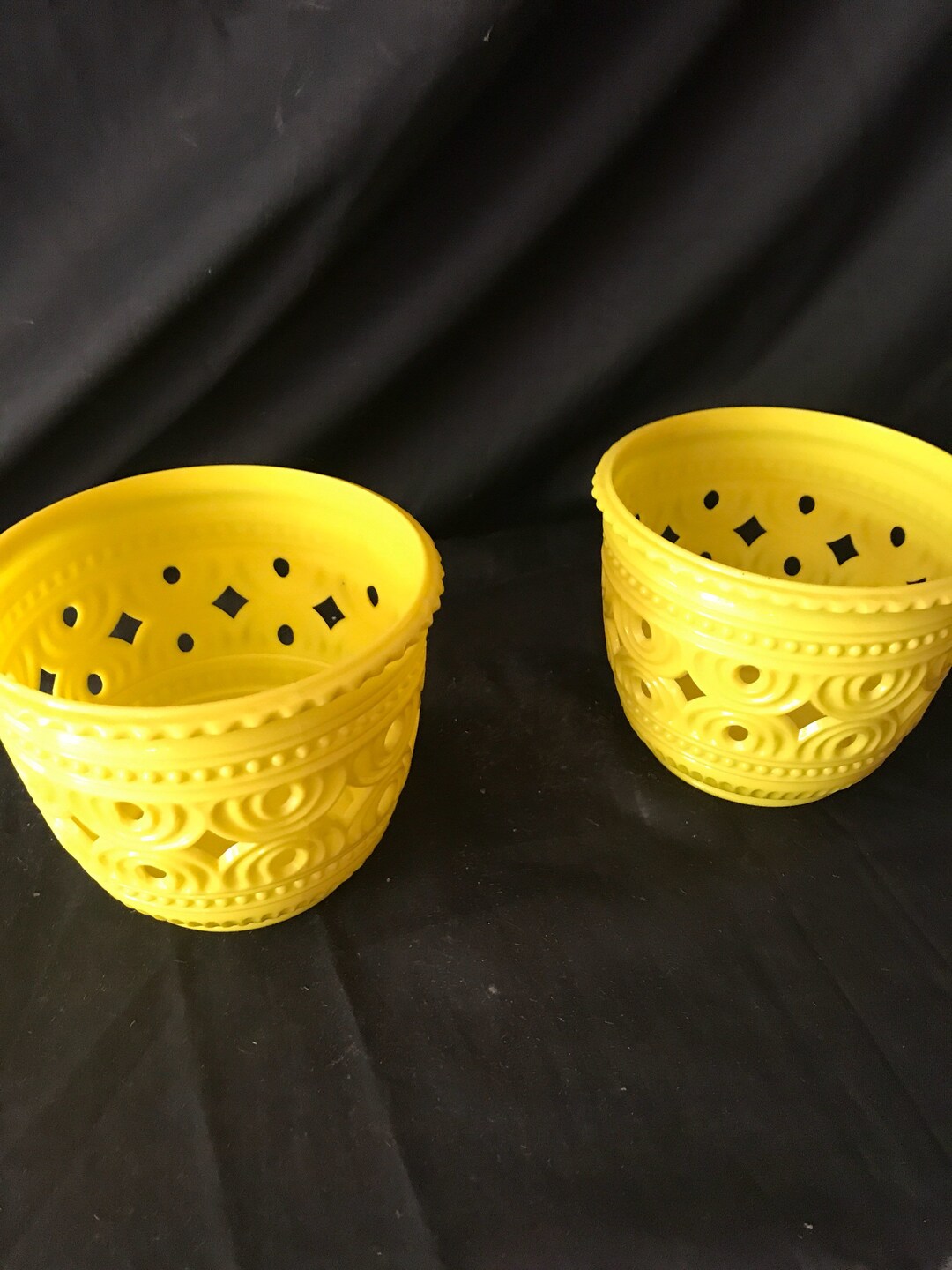 Vtg Planters (2) Flower Pots , Canary Yellow , Die Cut Design Retro ...