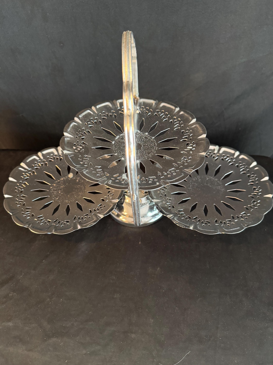 Tiered Servers , Dessert Stand: Chrome , Collapsible Scalloped Server ...