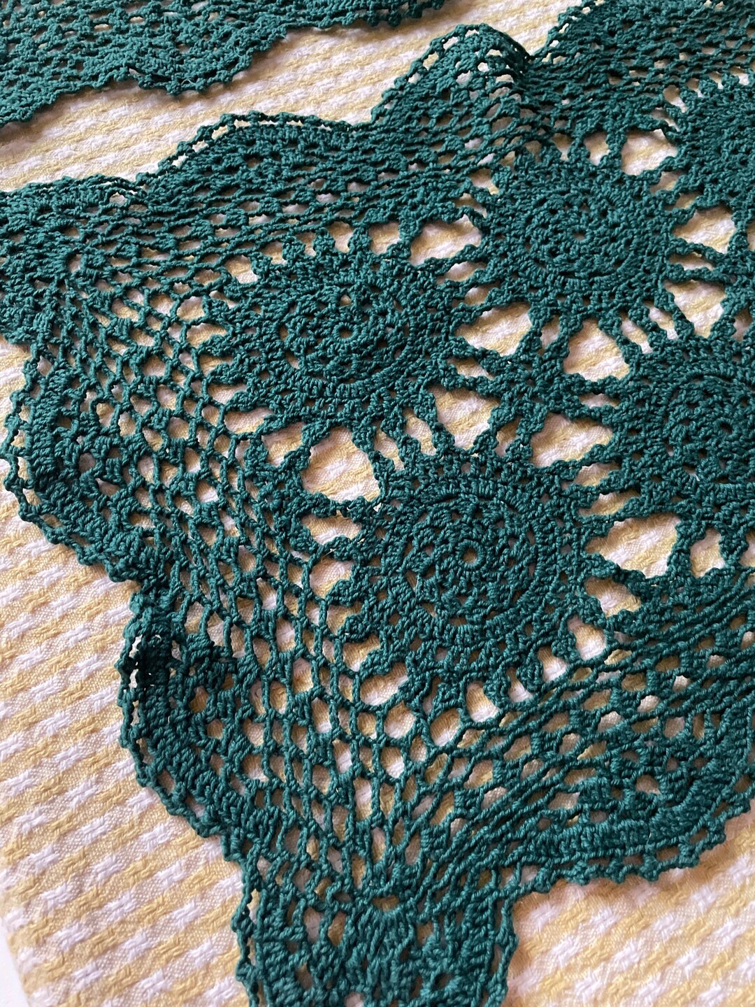 Vtg Emerald Green Doilies Set 2 Table Dollies 17x12 - Etsy