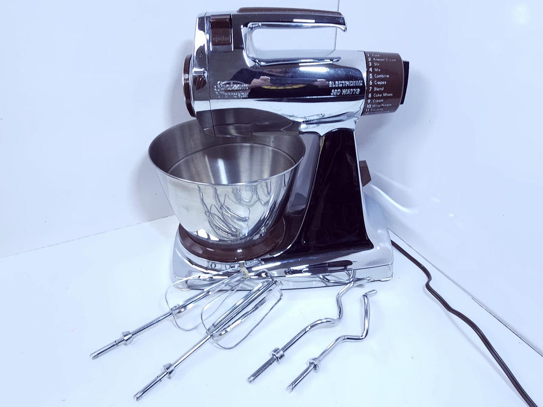 Vintage Sunbeam Power Plus Mixmaster Chrome Brown 16 Speed Stand Mixer ...