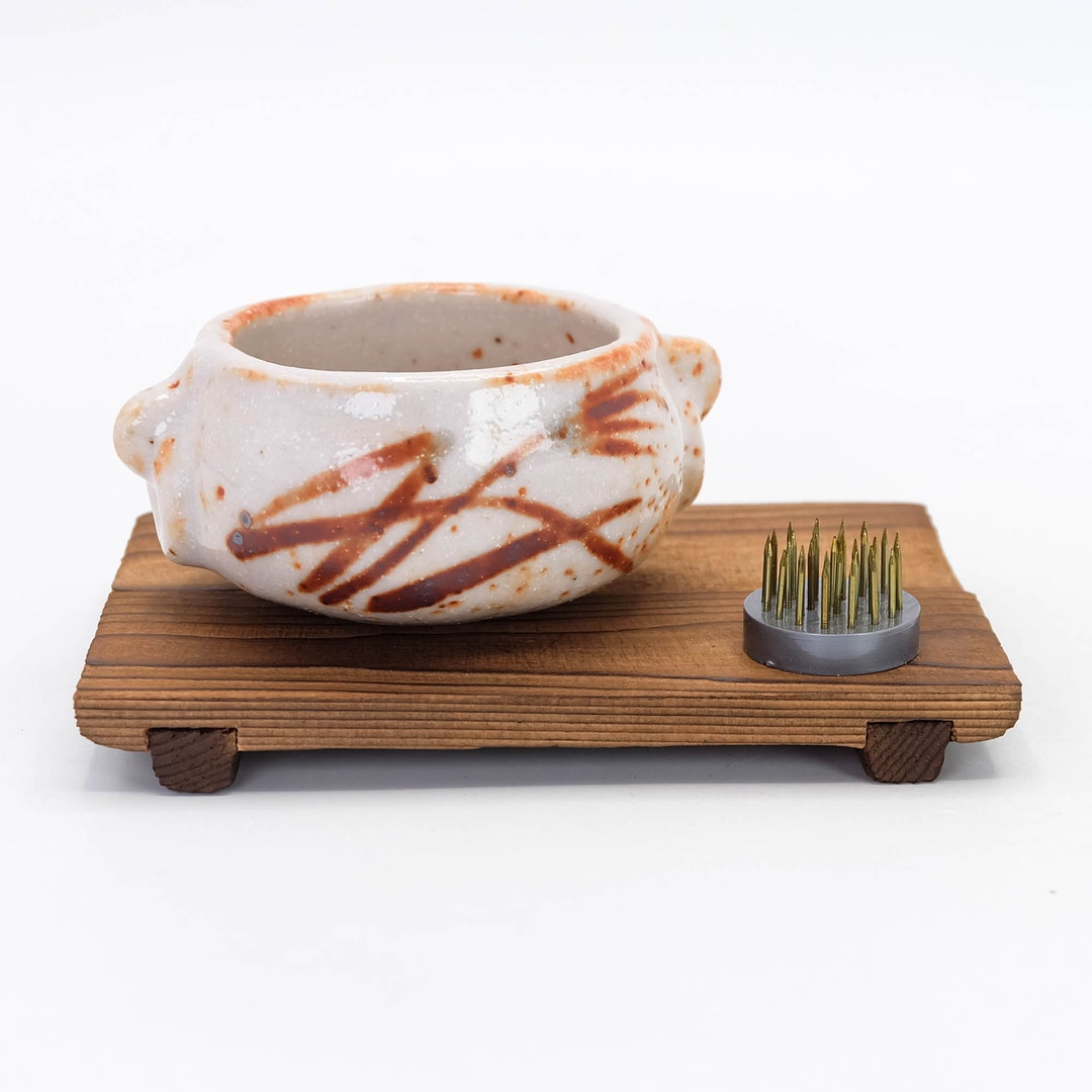 Ikebana Vase With Flower Frog Shino Ware Flower Arrangement Kabin Vases ...