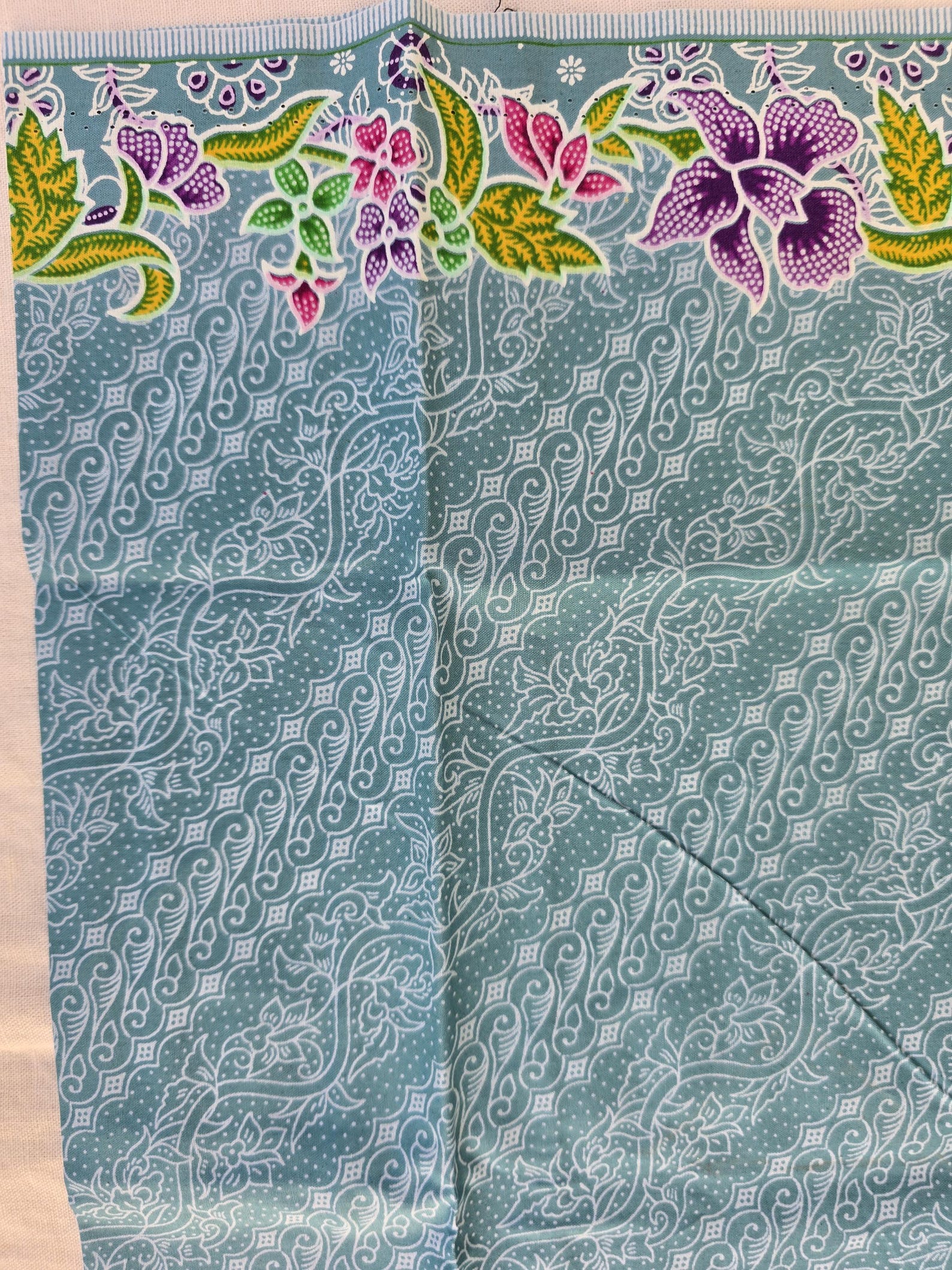 Ratna Dewi Cotton Sarong Fabric, Indonesian Batik Printed Style Sarong ...