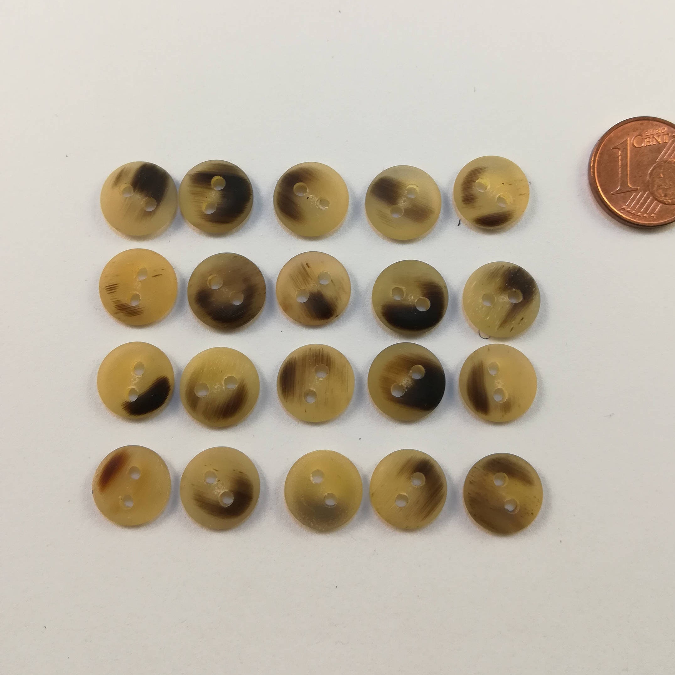 20 Pcs. Natural Real Horn Buttons 2 Hole 11 Mm/0.43 Inches/17 - Etsy Canada