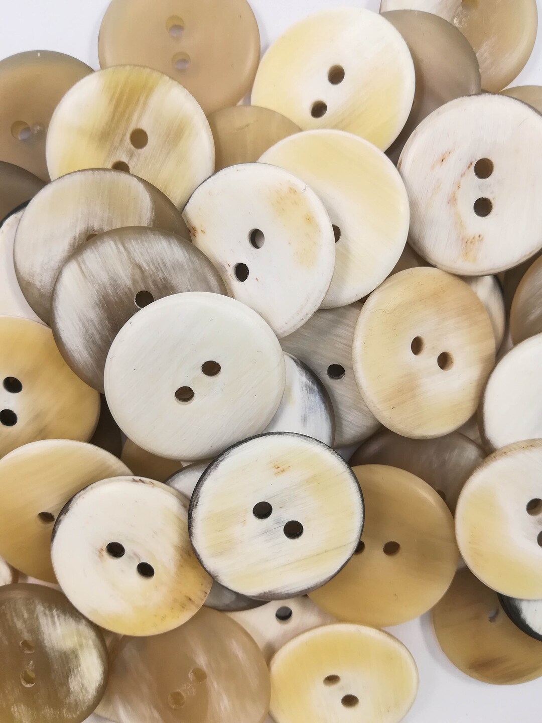 Buttons / Sizes: 11mm 13mm 15mm 18mm 20mm 22mm 25mm 28mm 40mm 50mm ...