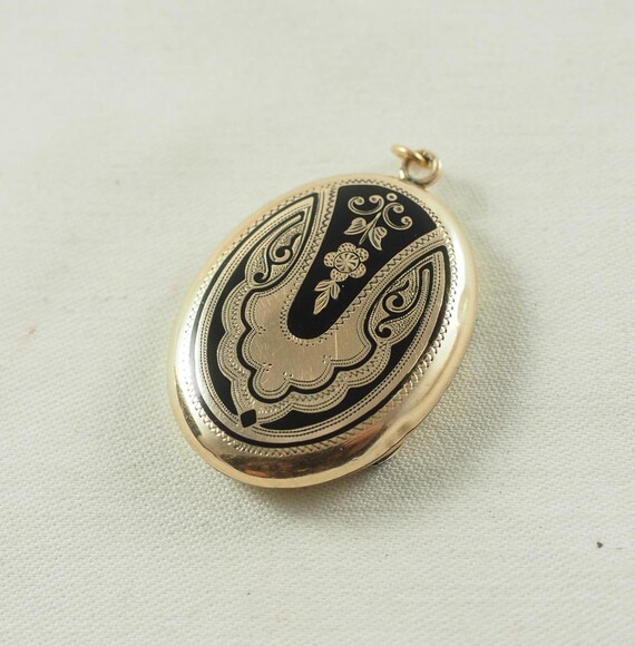 Antique Victorian Oval Locket in 14K Gold and Black E… - Gem