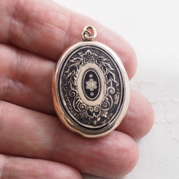 Antique Victorian Oval Locket in Gold Filled and Blac… - Gem
