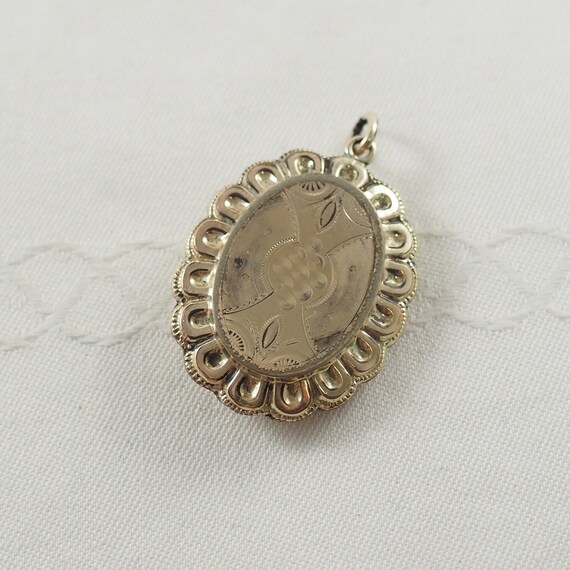 Antique Victorian Period Gold Filled Oval Locket Back… - Gem