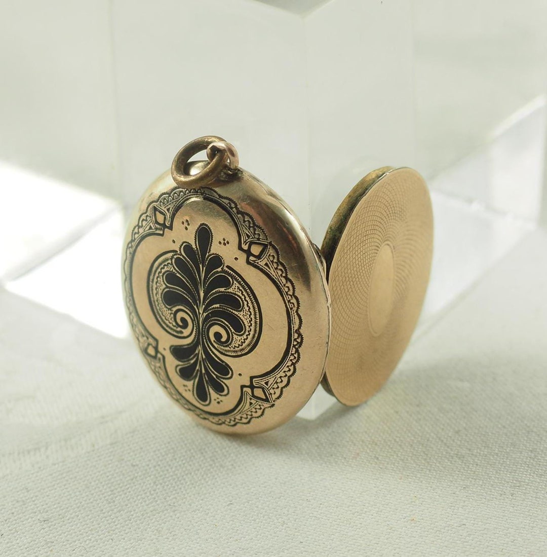 Antique Victorian Oval Locket in 14K Gold and Black Enamel, Palmette or ...