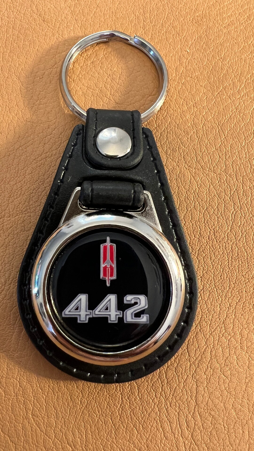 OLDSMOBILE 442 Black Keychain Black Back - Etsy