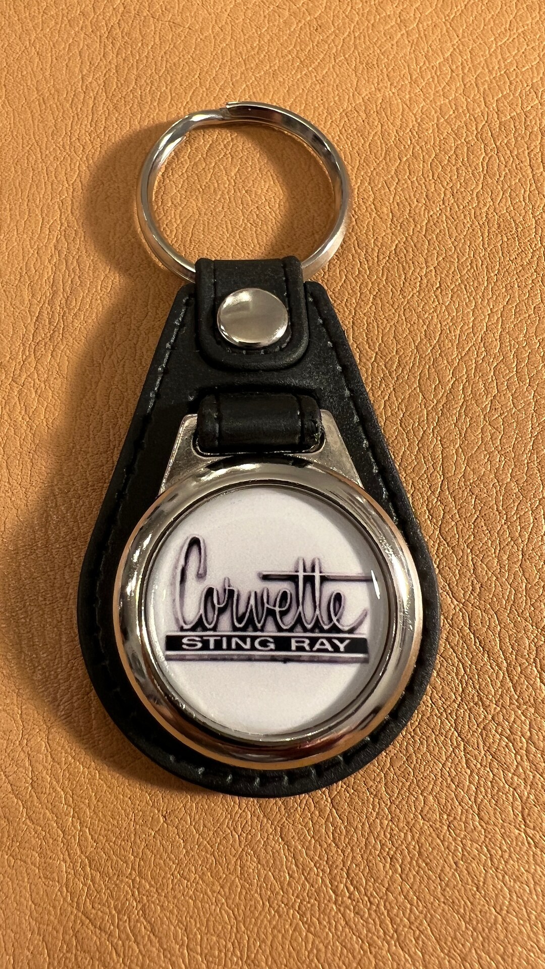 CORVETTE STINGRAY KEYCHAIN White and Black - Etsy