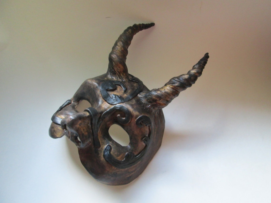 Máscara de mascarada con cuernos hecha a mano: máscara mitológica de ...