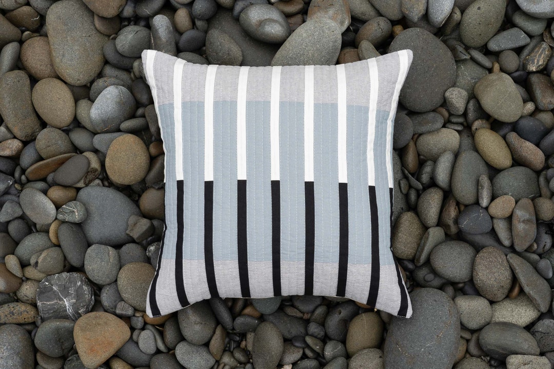 Rialto Pillow - Etsy
