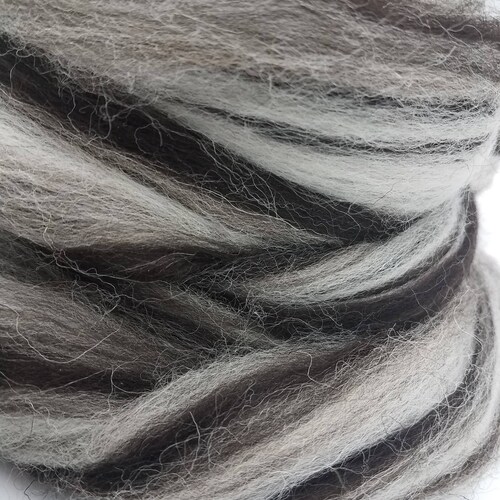 1 Lb Jacob Black and White Combed Top Tonal Blended - Etsy