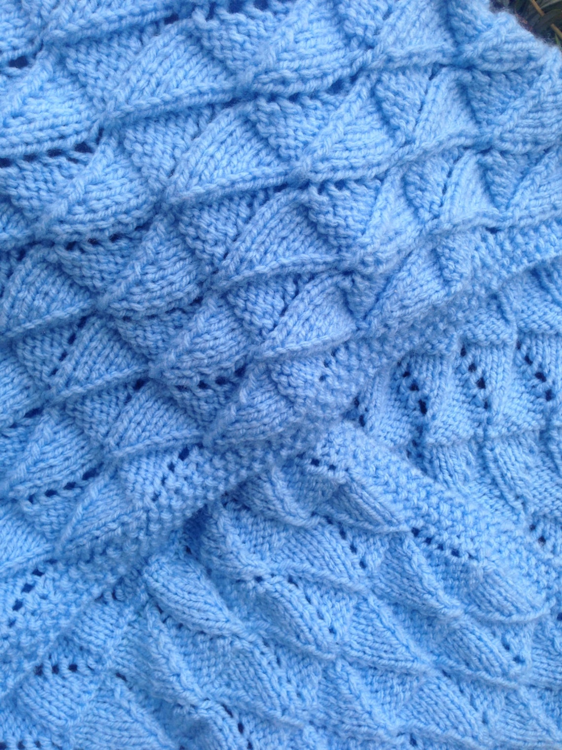 Moebius Cowl Knitting Pattern - Lacy Triangles Moebius Scarf - Lacy ...