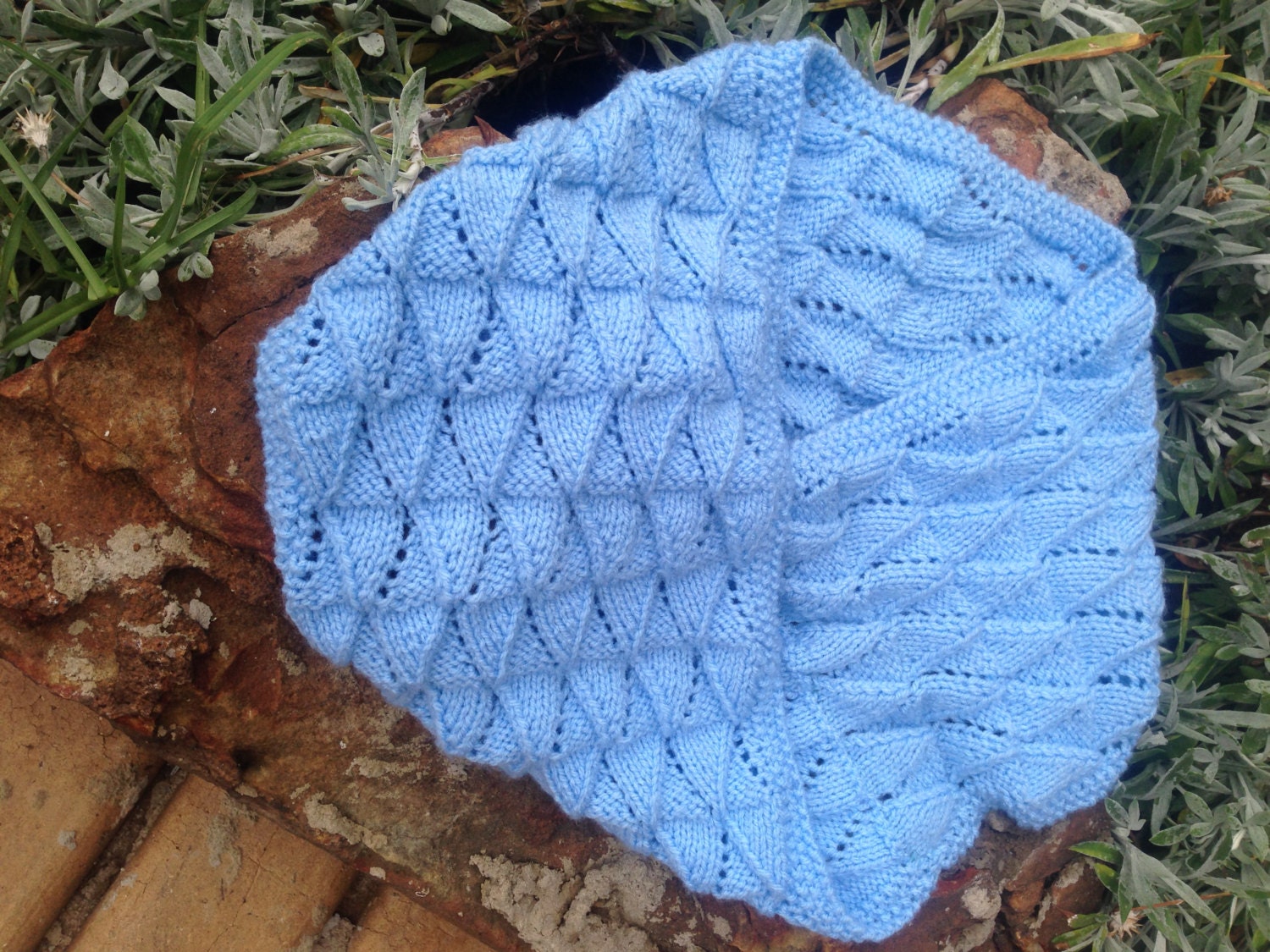 Moebius Cowl Knitting Pattern - Lacy Triangles Moebius Scarf - Lacy ...