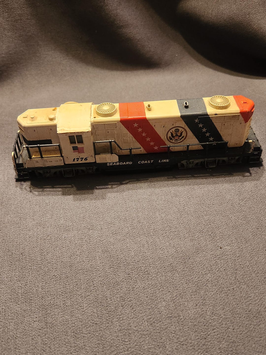 AHM HO Scale Seaboard Coastline 1776 Diesel Locomotive - Etsy